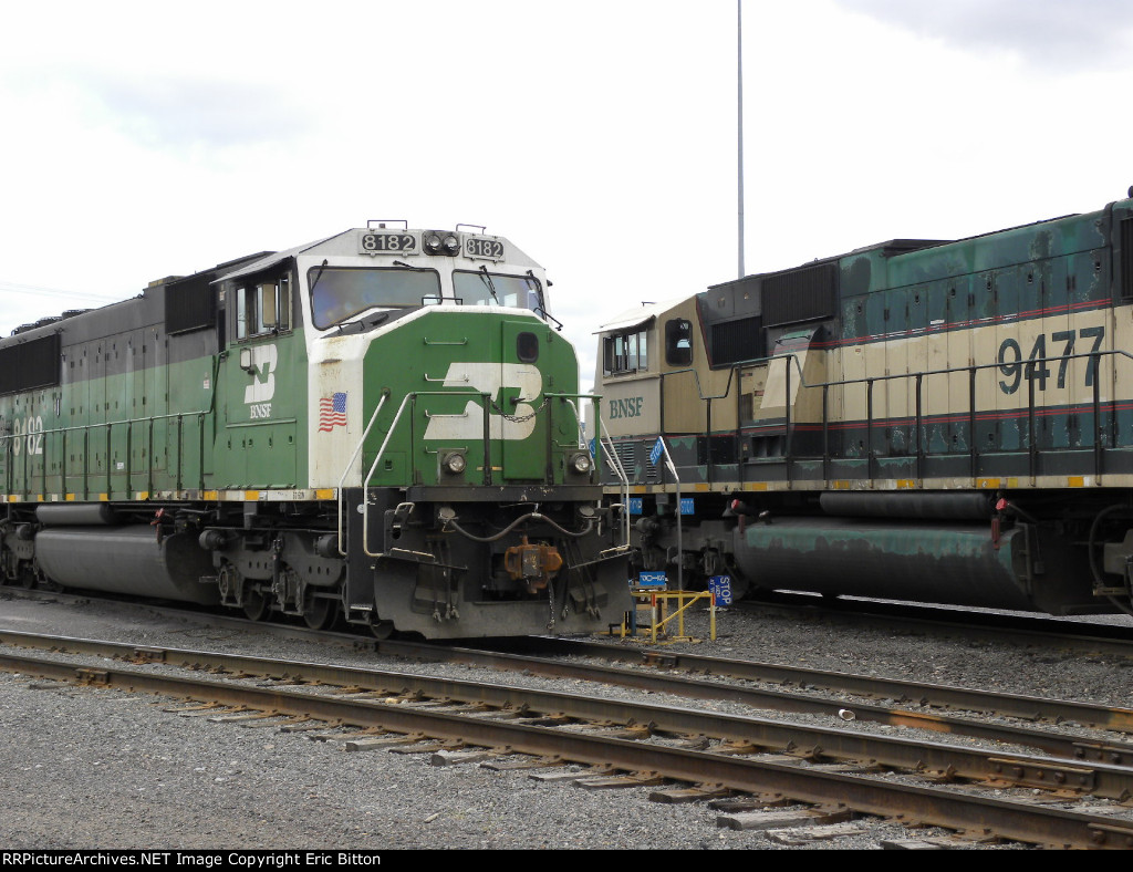 BNSF 8182 and 9477